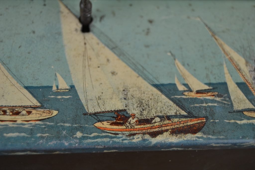 Art Deco Tin with Sailing Boats | Retro Station